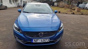 Zils Volvo V60 2015 Rīga, ar dzinēja tilpumu 2.40 L un nobraukumu 181 tūkst. km par 9100 €, foto  vietnē AUTOMOTO.COM.LV