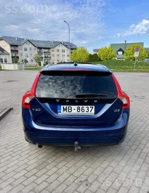 Blue Volvo V60 2015 in Riga, with an engine capacity of 2.00 L and mileage of 249 thousand km for 8900 €, photo 6 on AUTOMOTO.COM.LV