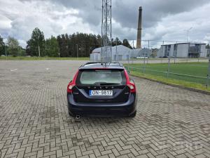 Zils Volvo V60 2015 Rīga, ar dzinēja tilpumu 2.00 L un nobraukumu 264 tūkst. km par 9200 €, foto 6 vietnē AUTOMOTO.COM.LV