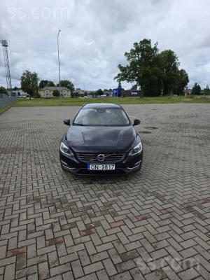 Zils Volvo V60 2015 Rīga, ar dzinēja tilpumu 2.00 L un nobraukumu 264 tūkst. km par 9200 €, foto 7 vietnē AUTOMOTO.COM.LV