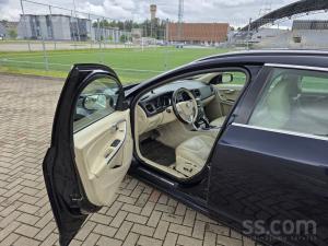 Zils Volvo V60 2015 Rīga, ar dzinēja tilpumu 2.00 L un nobraukumu 264 tūkst. km par 9200 €, foto 8 vietnē AUTOMOTO.COM.LV