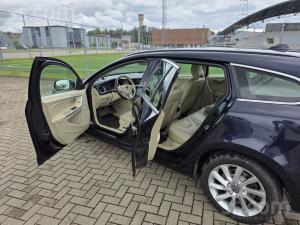 Zils Volvo V60 2015 Rīga, ar dzinēja tilpumu 2.00 L un nobraukumu 264 tūkst. km par 9200 €, foto 9 vietnē AUTOMOTO.COM.LV