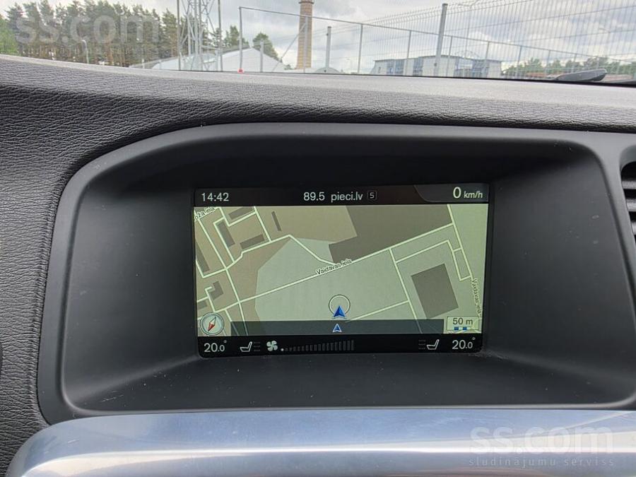 Zils Volvo V60 2015 Rīga, ar dzinēja tilpumu 2.00 L un nobraukumu 264 tūkst. km par 9200 €, foto 15 vietnē AUTOMOTO.COM.LV