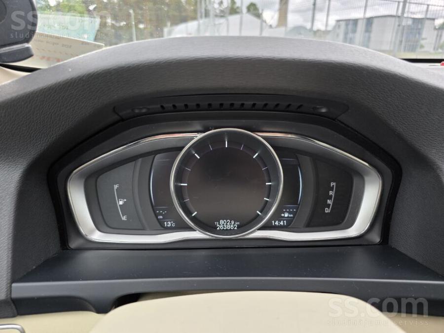 Zils Volvo V60 2015 Rīga, ar dzinēja tilpumu 2.00 L un nobraukumu 264 tūkst. km par 9200 €, foto 18 vietnē AUTOMOTO.COM.LV