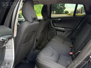Blue Volvo V60 2015 in Tukums, with an engine capacity of 2.00 L and mileage of 278 thousand km for 3500 €, photo 8 on AUTOMOTO.COM.LV