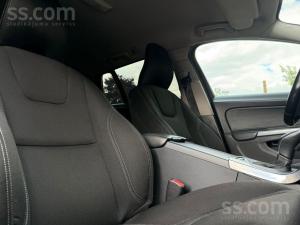Blue Volvo V60 2015 in Tukums, with an engine capacity of 2.00 L and mileage of 278 thousand km for 3500 €, photo 11 on AUTOMOTO.COM.LV