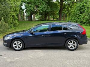 Blue Volvo V60 2015 in Tukums, with an engine capacity of 2.00 L and mileage of 278 thousand km for 3500 €, photo 12 on AUTOMOTO.COM.LV