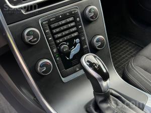 Blue Volvo V60 2015 in Tukums, with an engine capacity of 2.00 L and mileage of 278 thousand km for 3500 €, photo 13 on AUTOMOTO.COM.LV