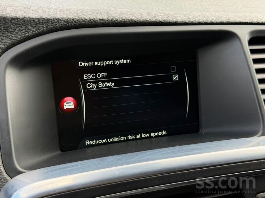 Blue Volvo V60 2015 in Tukums, with an engine capacity of 2.00 L and mileage of 278 thousand km for 3500 €, photo 21 on AUTOMOTO.COM.LV