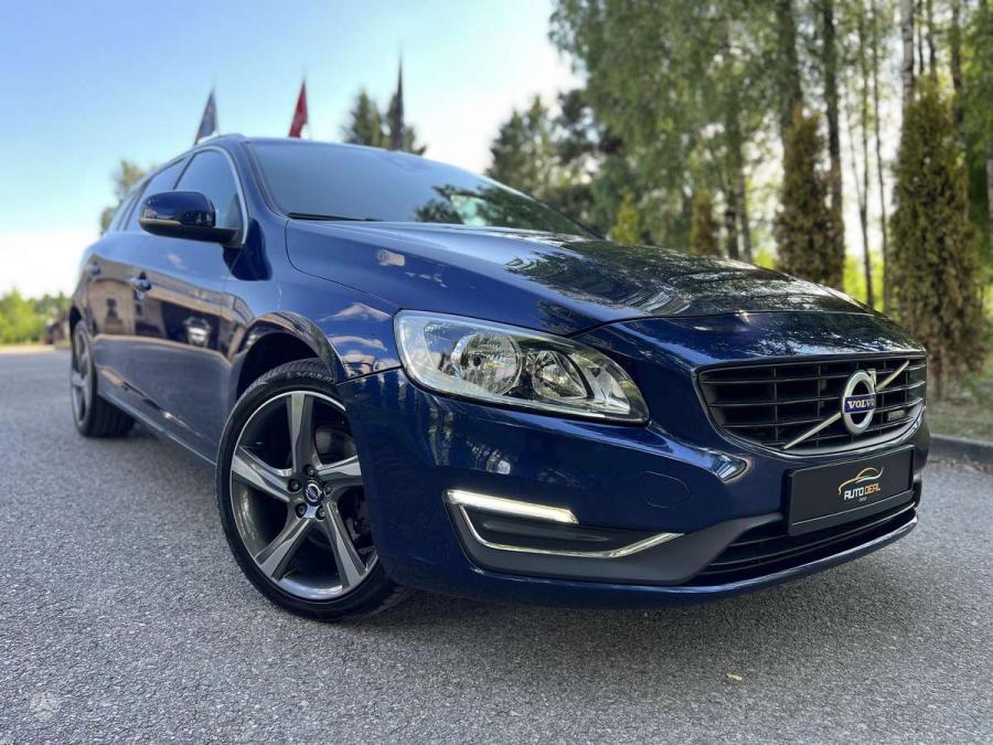 Blue Volvo V60 2015 in Kazlu Ruda, with an engine capacity of 1.97 L and mileage of 226 thousand km for 7500 €, photo 1 on AUTOMOTO.COM.LV