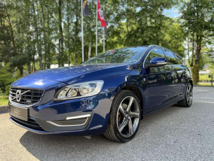 Blue Volvo V60 2015 in Kazlu Ruda, with an engine capacity of 1.97 L and mileage of 226 thousand km for 7500 €, photo 7 on AUTOMOTO.COM.LV