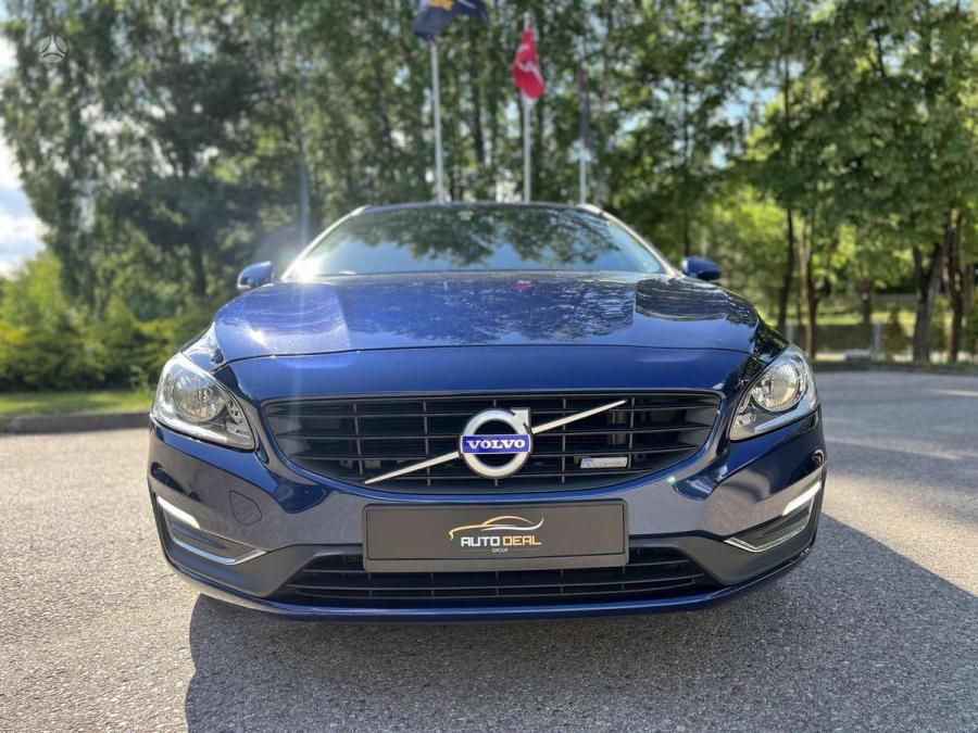 Blue Volvo V60 2015 in Kazlu Ruda, with an engine capacity of 1.97 L and mileage of 226 thousand km for 7500 €, photo 12 on AUTOMOTO.COM.LV