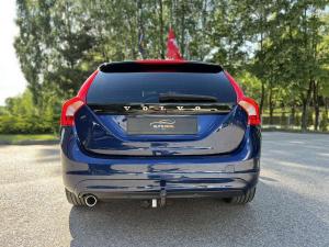 Blue Volvo V60 2015 in Kazlu Ruda, with an engine capacity of 1.97 L and mileage of 226 thousand km for 7500 €, photo 13 on AUTOMOTO.COM.LV