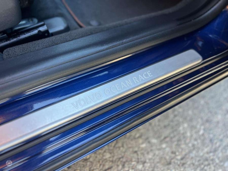 Blue Volvo V60 2015 in Kazlu Ruda, with an engine capacity of 1.97 L and mileage of 226 thousand km for 7500 €, photo 22 on AUTOMOTO.COM.LV