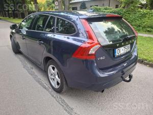 Blue Volvo V60 2015 in Riga, with an engine capacity of 2.00 L and mileage of 246 thousand km for 6300 €, photo 6 on AUTOMOTO.COM.LV