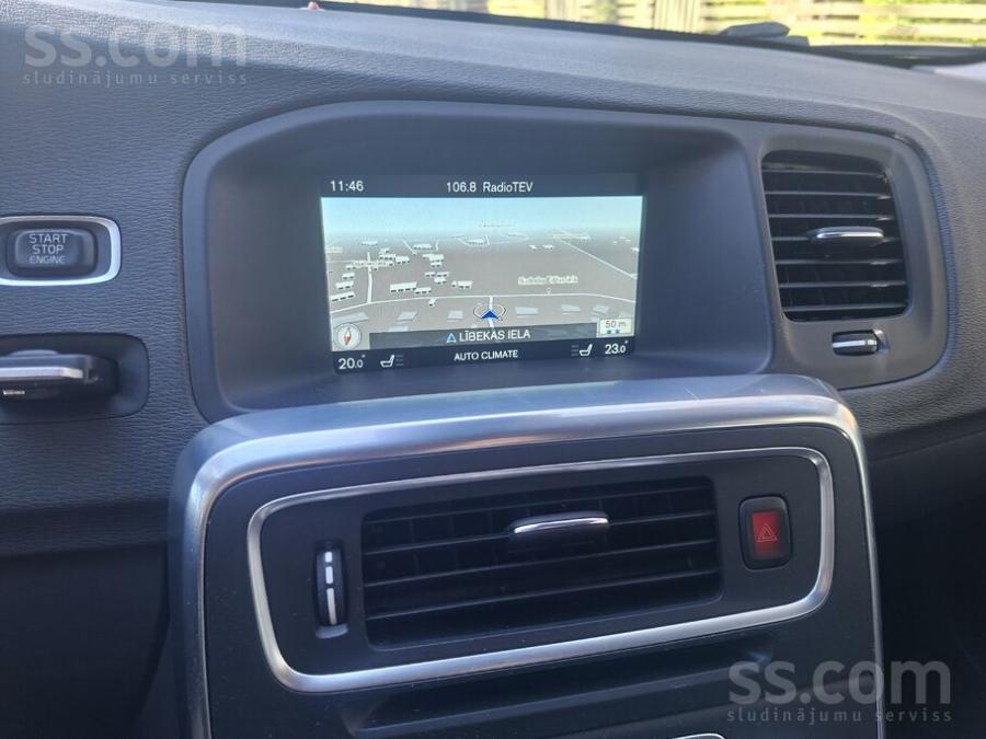 Blue Volvo V60 2015 in Riga, with an engine capacity of 2.00 L and mileage of 246 thousand km for 6300 €, photo 11 on AUTOMOTO.COM.LV