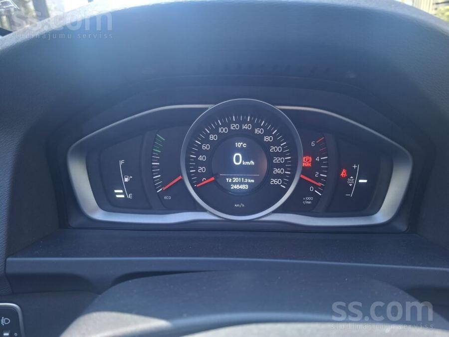 Blue Volvo V60 2015 in Riga, with an engine capacity of 2.00 L and mileage of 246 thousand km for 6300 €, photo 12 on AUTOMOTO.COM.LV