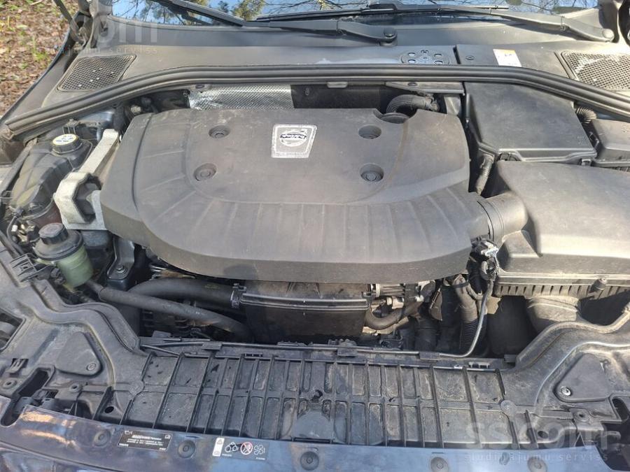 Blue Volvo V60 2015 in Riga, with an engine capacity of 2.00 L and mileage of 246 thousand km for 6300 €, photo 18 on AUTOMOTO.COM.LV