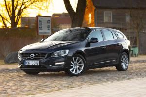 Blue Volvo V60 2015 in Jelgava, with an engine capacity of 2.00 L and mileage of 249 thousand km for 8900 €, photo  on AUTOMOTO.COM.LV