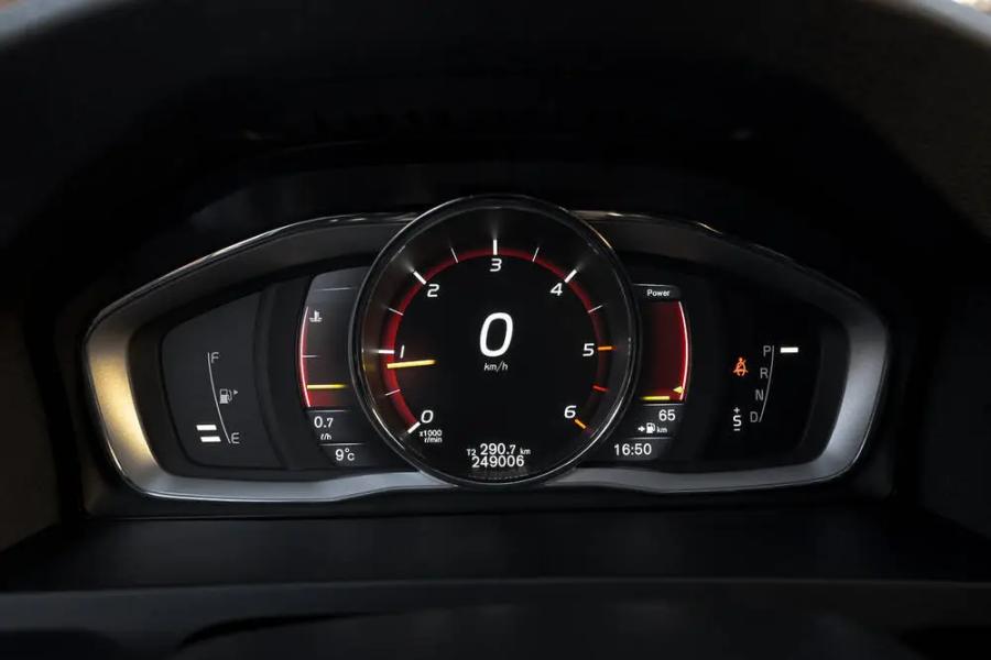 Синий Вольво B60 2015 в Елгава, объемом двигателя 2.00 л и пробегом 249 тыс. км за 8900 €, фото 17 на AUTOMOTO.COM.LV