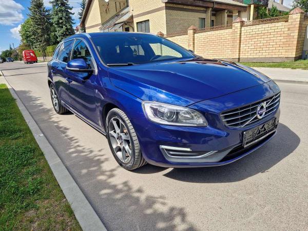 Blue Volvo V60 2015 in Kaunas, with an engine capacity of 1.97 L and mileage of 294 thousand km for 6350 €, photo 3 on AUTOMOTO.COM.LV