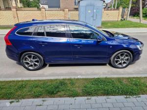 Blue Volvo V60 2015 in Kaunas, with an engine capacity of 1.97 L and mileage of 294 thousand km for 6350 €, photo 5 on AUTOMOTO.COM.LV