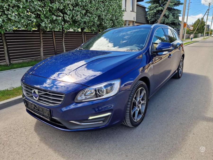 Blue Volvo V60 2015 in Kaunas, with an engine capacity of 1.97 L and mileage of 294 thousand km for 6350 €, photo 10 on AUTOMOTO.COM.LV