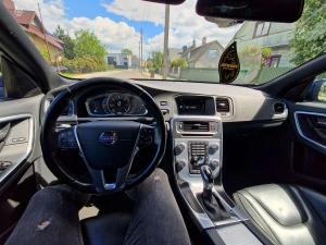 Blue Volvo V60 2015 in Kaunas, with an engine capacity of 1.97 L and mileage of 294 thousand km for 6350 €, photo 14 on AUTOMOTO.COM.LV