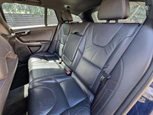 Blue Volvo V60 2015 in Kaunas, with an engine capacity of 1.97 L and mileage of 294 thousand km for 6350 €, photo 18 on AUTOMOTO.COM.LV