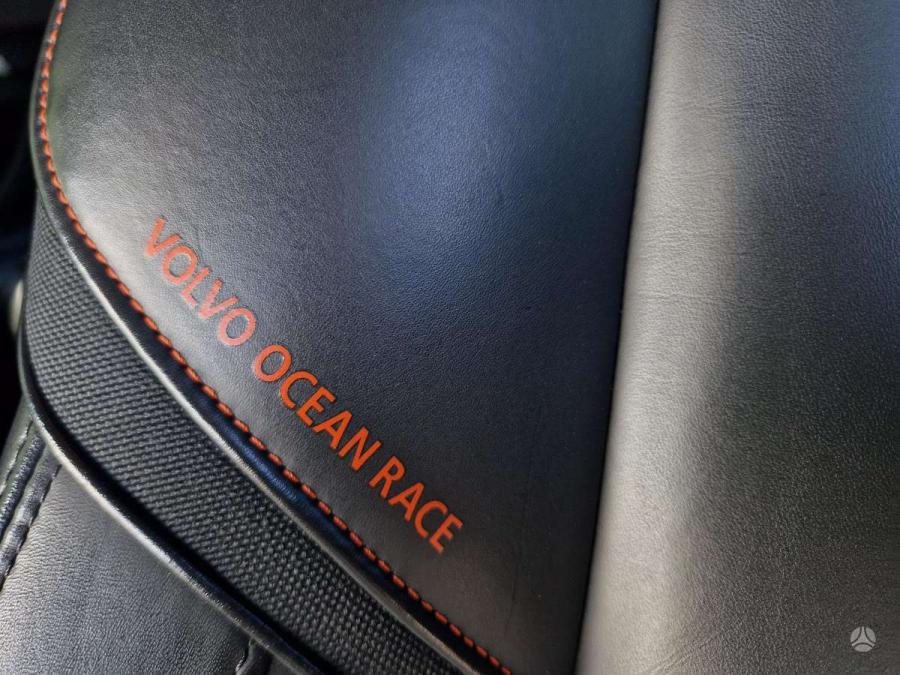 Blue Volvo V60 2015 in Kaunas, with an engine capacity of 1.97 L and mileage of 294 thousand km for 6350 €, photo 22 on AUTOMOTO.COM.LV