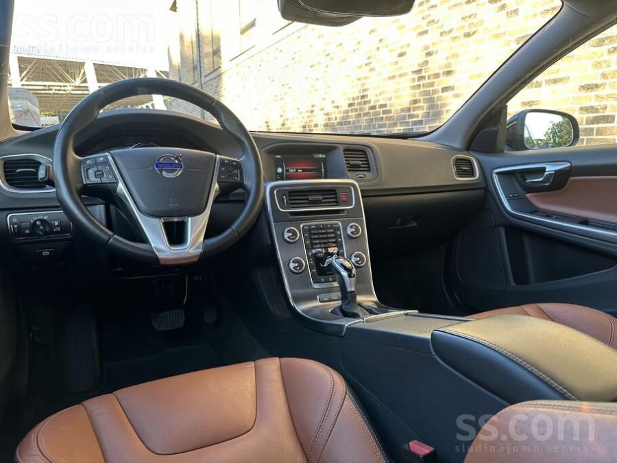 Синий Вольво B60 2015 в Тукумс, объемом двигателя 2.40 л и пробегом 200 тыс. км за 11450 €, фото 14 на AUTOMOTO.COM.LV
