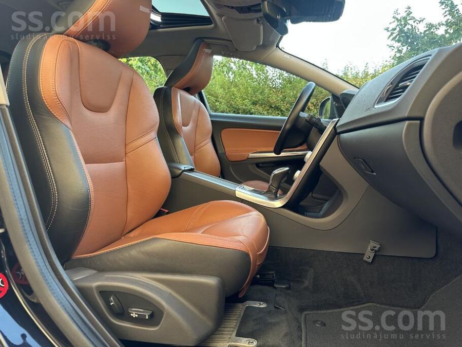 Синий Вольво B60 2015 в Тукумс, объемом двигателя 2.40 л и пробегом 200 тыс. км за 11450 €, фото 17 на AUTOMOTO.COM.LV