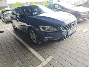 Zils Volvo V60 2015 Kauņa, ar dzinēja tilpumu 2.40 L un nobraukumu 300 tūkst. km par 6500 €, foto 4 vietnē AUTOMOTO.COM.LV