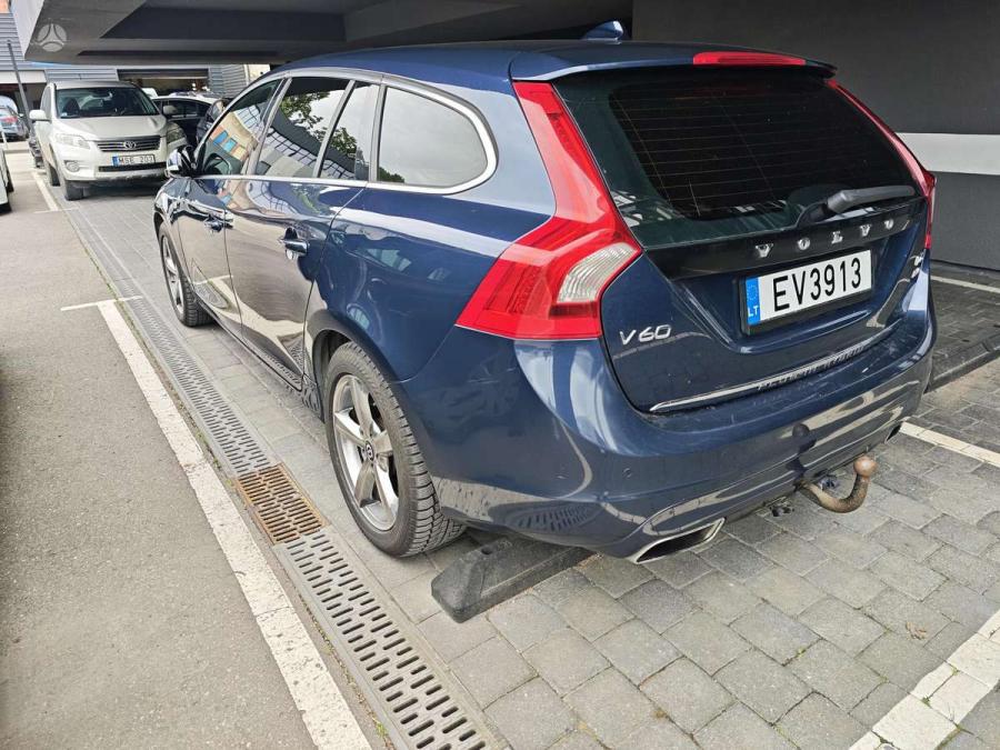 Zils Volvo V60 2015 Kauņa, ar dzinēja tilpumu 2.40 L un nobraukumu 300 tūkst. km par 6500 €, foto 5 vietnē AUTOMOTO.COM.LV
