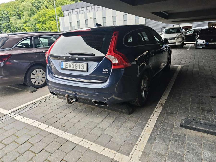 Zils Volvo V60 2015 Kauņa, ar dzinēja tilpumu 2.40 L un nobraukumu 300 tūkst. km par 6500 €, foto 6 vietnē AUTOMOTO.COM.LV