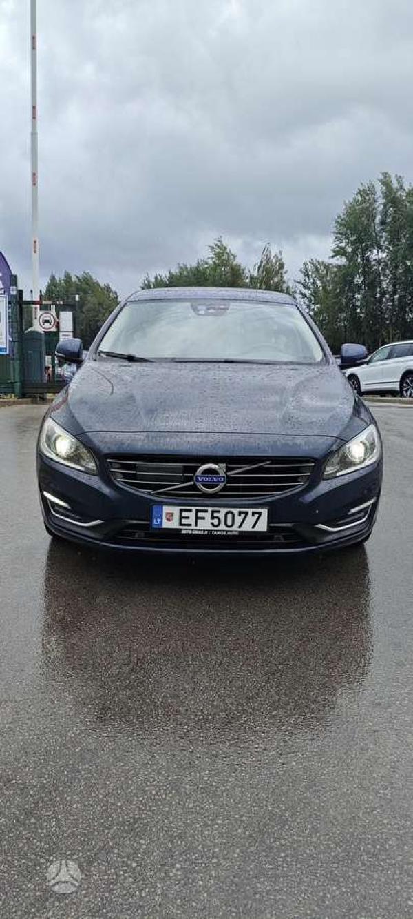 Zils Volvo V60 2015 Kauņa, ar dzinēja tilpumu 2.40 L un nobraukumu 246 tūkst. km par 6399 €, foto 3 vietnē AUTOMOTO.COM.LV