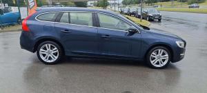 Blue Volvo V60 2015 in Kaunas, with an engine capacity of 2.40 L and mileage of 246 thousand km for 6399 €, photo 8 on AUTOMOTO.COM.LV
