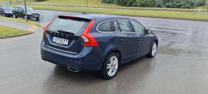 Blue Volvo V60 2015 in Kaunas, with an engine capacity of 2.40 L and mileage of 246 thousand km for 6399 €, photo 9 on AUTOMOTO.COM.LV