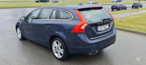 Blue Volvo V60 2015 in Kaunas, with an engine capacity of 2.40 L and mileage of 246 thousand km for 6399 €, photo 11 on AUTOMOTO.COM.LV