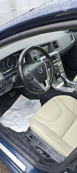 Blue Volvo V60 2015 in Kaunas, with an engine capacity of 2.40 L and mileage of 246 thousand km for 6399 €, photo 12 on AUTOMOTO.COM.LV