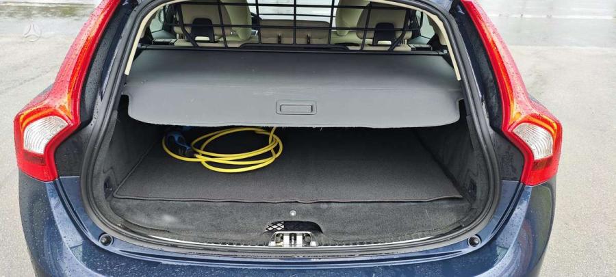 Blue Volvo V60 2015 in Kaunas, with an engine capacity of 2.40 L and mileage of 246 thousand km for 6399 €, photo 19 on AUTOMOTO.COM.LV