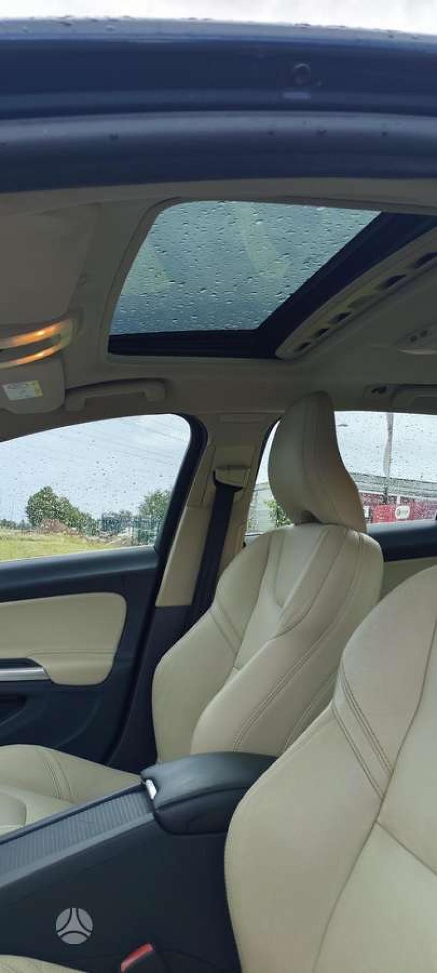 Blue Volvo V60 2015 in Kaunas, with an engine capacity of 2.40 L and mileage of 246 thousand km for 6399 €, photo 25 on AUTOMOTO.COM.LV