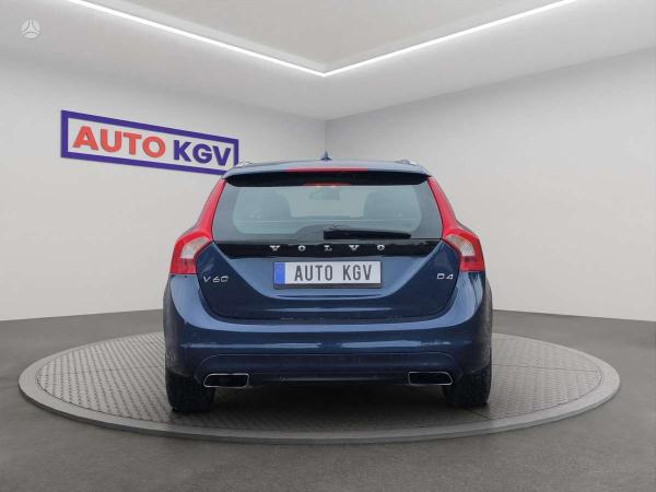 Zils Volvo V60 2015 Viļņa, ar dzinēja tilpumu 2.00 L un nobraukumu 261 tūkst. km par 5999 €, foto 4 vietnē AUTOMOTO.COM.LV