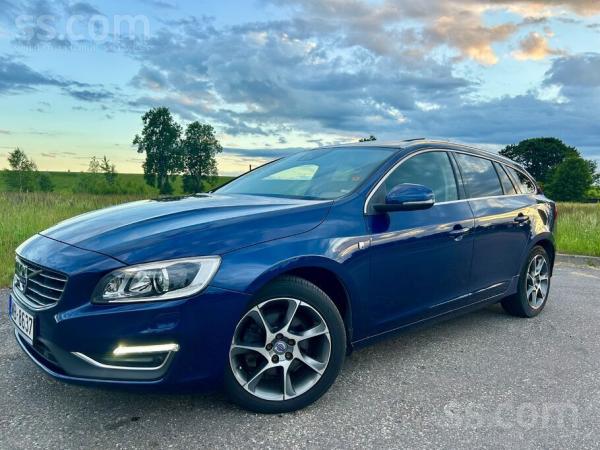 Zils Volvo V60 2015 Rīga, ar dzinēja tilpumu 2.00 L un nobraukumu 249 tūkst. km par 8700 €, foto 1 vietnē AUTOMOTO.COM.LV