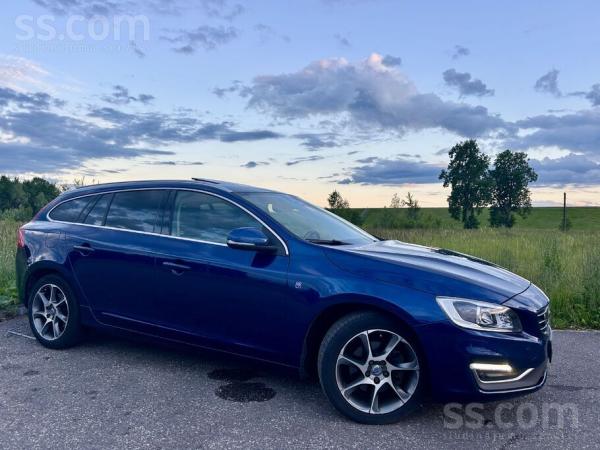 Zils Volvo V60 2015 Rīga, ar dzinēja tilpumu 2.00 L un nobraukumu 249 tūkst. km par 8700 €, foto 3 vietnē AUTOMOTO.COM.LV