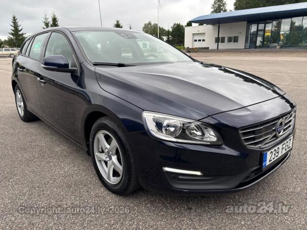 Zils Volvo V60 2015 Paide, ar dzinēja tilpumu 2.00 L un nobraukumu 265 tūkst. km par 7690 €, foto 6 vietnē AUTOMOTO.COM.LV