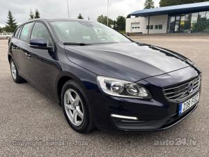 Zils Volvo V60 2015 Paide, ar dzinēja tilpumu 2.00 L un nobraukumu 265 tūkst. km par 7690 €, foto 7 vietnē AUTOMOTO.COM.LV