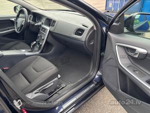 Zils Volvo V60 2015 Paide, ar dzinēja tilpumu 2.00 L un nobraukumu 265 tūkst. km par 7690 €, foto 10 vietnē AUTOMOTO.COM.LV