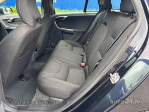 Zils Volvo V60 2015 Paide, ar dzinēja tilpumu 2.00 L un nobraukumu 265 tūkst. km par 7690 €, foto 13 vietnē AUTOMOTO.COM.LV