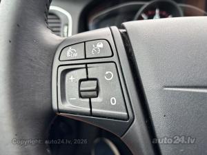 Zils Volvo V60 2015 Paide, ar dzinēja tilpumu 2.00 L un nobraukumu 265 tūkst. km par 7690 €, foto 23 vietnē AUTOMOTO.COM.LV